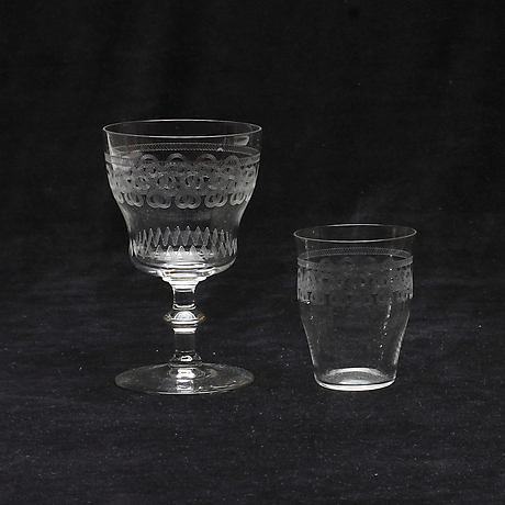 GLASSWARE PARTS, 16 parts, 1900s. Glass - Tableware - Auctionet