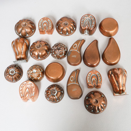 A COLLECTION OF VICTORIAN SMALL COPPER JELLY & CONFECTIONERY MOULDS (20 ...
