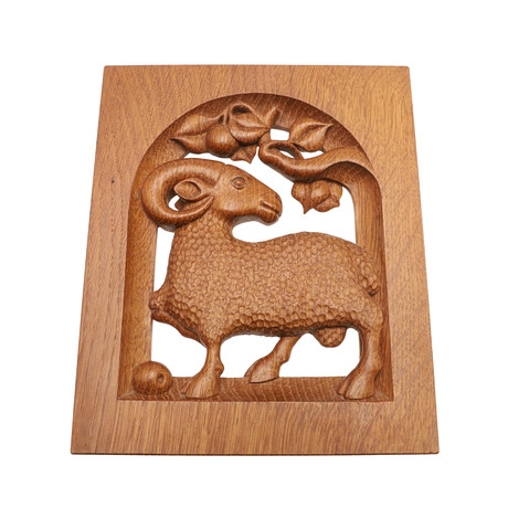 ROGER SUTTON. A CARVED OAK PANEL. Art - Sculptures & Bronzes - Auctionet