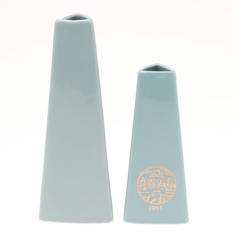 ALF JARNESTAD. Two porcelain vases, “Alfa”, Upsala-Ekeby, Karlskrona ...