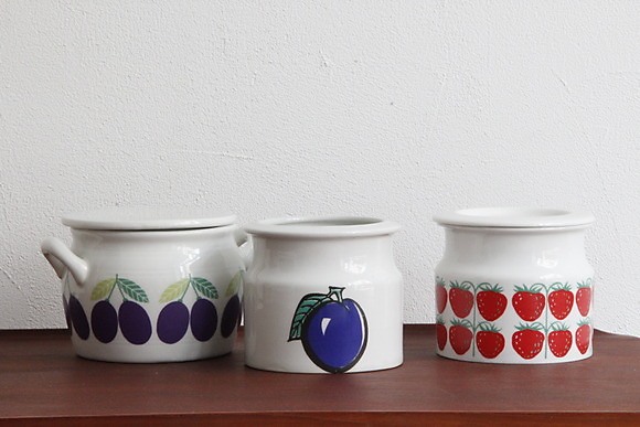 3 JAM POTS FROM ARABIA. Ceramics & Porcelain - European - Auctionet