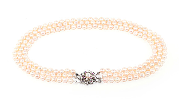3-ROWS PEARL NECKLACE, clasp 585 gold + rubies + diamonds. Jewellery ...