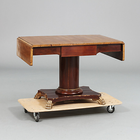 TABLE, with flaps, 19th century. Furniture - Tables - Auctionet