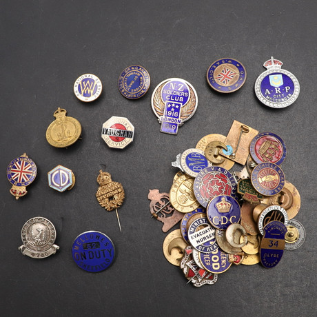 AN INTERESTING COLLECTION OF FIRST AND SECOND WORLD WAR 'ON SERVICE ...
