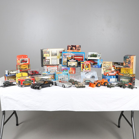 LARGE QTY OF BOXED DIE CAST TOYS - INCLUDING DINKY TOYS & CORGI. Toys ...