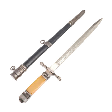 A SECOND WORLD WAR OR LATER POLISH OFFICER'S DAGGER. Weapons ...