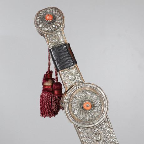 A TIBETAN SWORD IN A HIGHLY DECORATIVE SCABBARD. Weapons & Militaria ...