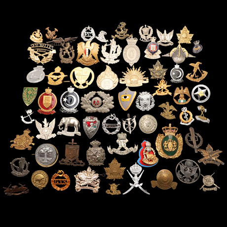 A DIVERSE COLLECTION OF WORLD CAP BADGES TO INCLUDE GERMAN, AMERICAN ...