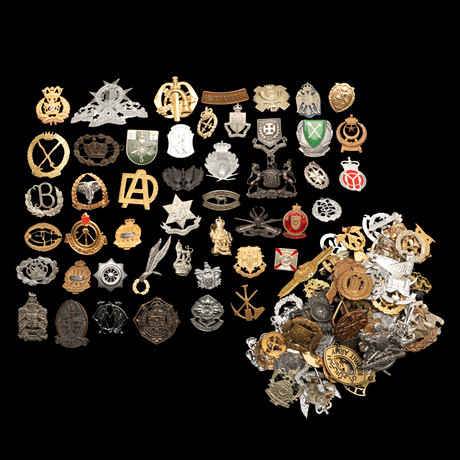 A DIVERSE COLLECTION OF WORLD CAP BADGES TO INCLUDE GERMAN, AMERICAN ...