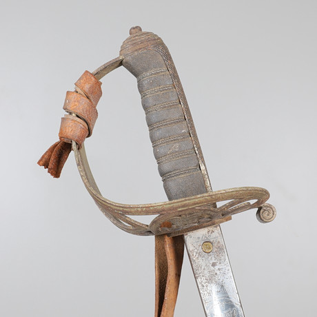 AN 1827 PATTERN RIFLE OFFICERS SWORD AND SCABBARD BY HAWKES AND CO OF ...