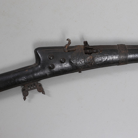 AN INDIAN MATCHLOCK LONG GUN. Weapons & Militaria - Guns & Rifles ...