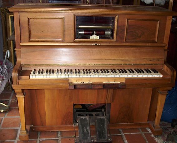 PIANOLA. Samlarföremål - Musikinstrument - Auctionet