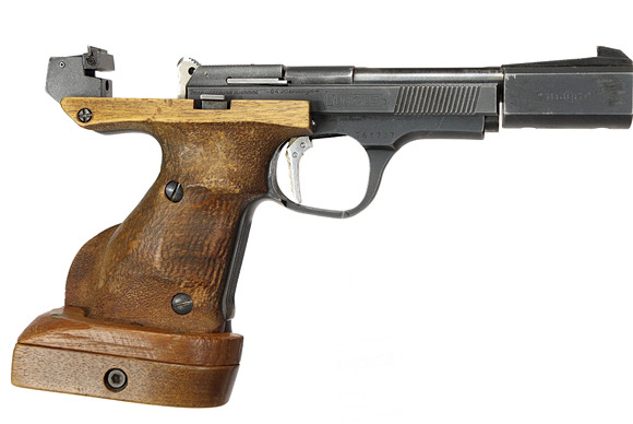 PISTOL, fabrikat Unique, modell DES 69, kaliber .22lr, tillv.nr 761737 ...