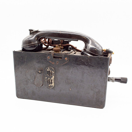 FIELD TELEPHONE 33 WITH CRANK AND A HANDSET, WEHRMACHT, METAL HOUSING ...