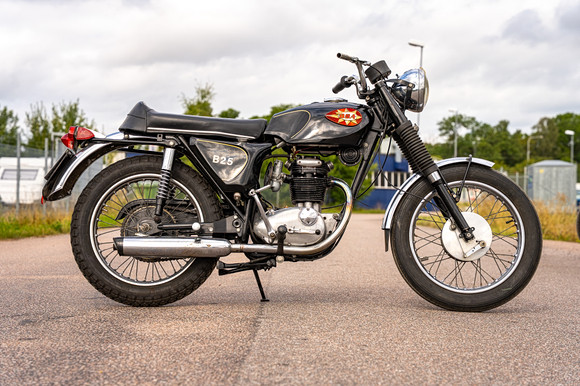 BSA, modell B25, 1967, England. Fordon, Båtar & Delar - Motorcyklar ...