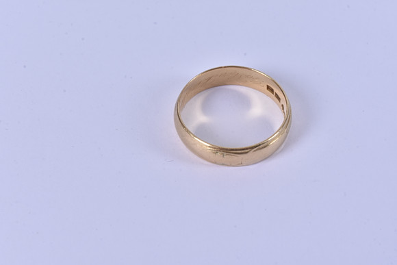 RING, 18 carat red gold. Jewellery & Gemstones - Rings - Auctionet
