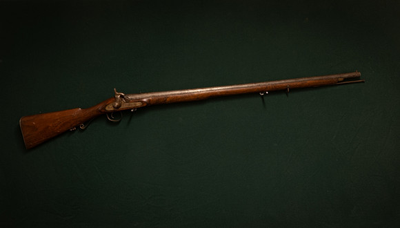 Converted tower rifle, 19th century. Weapons & Militaria - Guns ...