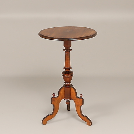 PILLAR TABLE, three-part pillar base, stained birch. Late 19th century ...