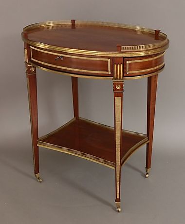 ROENTGEN-WERKSTATT. MULTIPURPOSE TABLE. Furniture - Tables - Auctionet