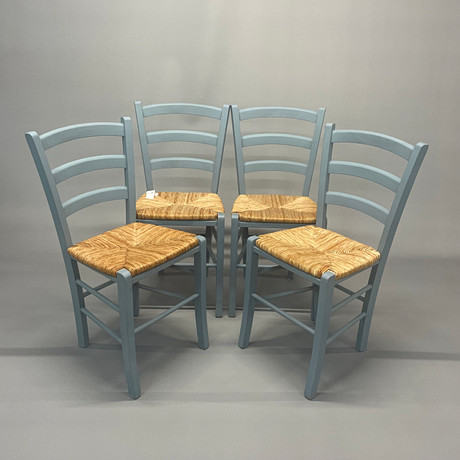 FOUR BLUE PAINTED CHAIRS. Furniture - Armchairs & Chairs - Auctionet