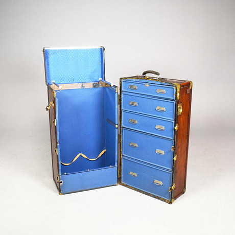 EARLY/MID 20TH CENTURY WATAJOY TRAVELLING TRUNK. Miscellaneous ...