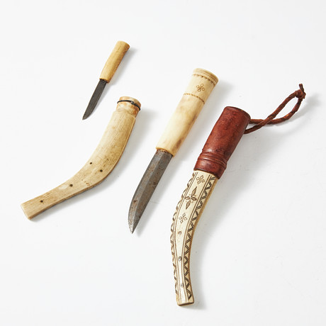 KNIFE, half horn, shank in reindeer horn, sheath of horn and leather ...