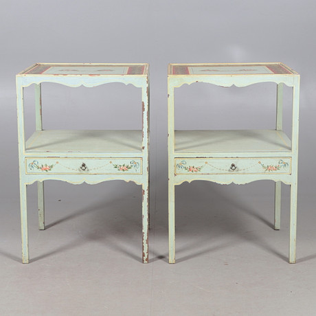 A PAIR OF EARLY 20TH CENTURY PAINTED BEDSIDE TABLES. Furniture - Tables ...