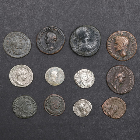 A MIXED COLLECTION OF TWELVE ROMAN COINS TO INCLUDE SILVER DENARIOUS ...
