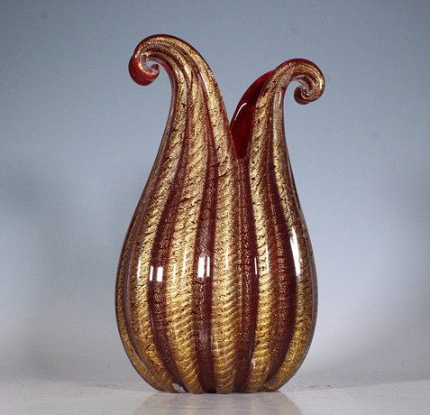 BAROVIER & TOSO. Murano glass vase with gold dust melts, Italy, 1960s ...