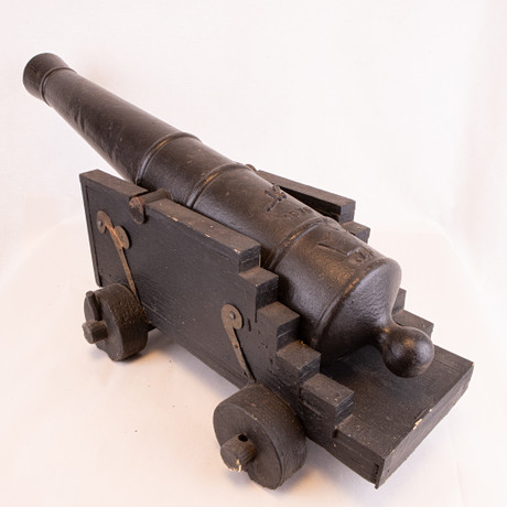 KANON, NAF, Sverige, 1978. Vapen & Militaria - Skjutvapen - Auctionet