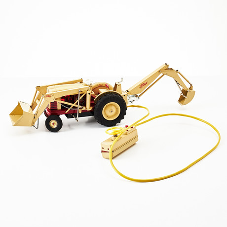 MODELLBIL - Traktor, Ford 4040 Industrial Tractor, Diesel. Skala 1-10 ...