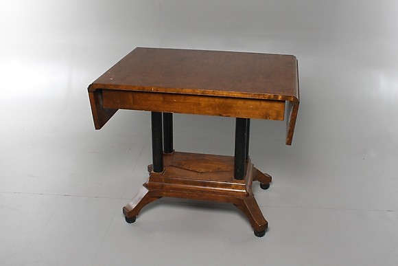 TABLE WITH FLAPS, empire style. Furniture - Tables - Auctionet