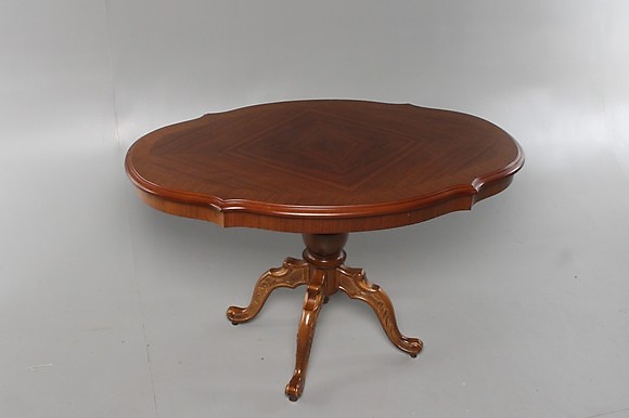 TABLE in neo-rococo style, latter half of the 20th century. Furniture ...