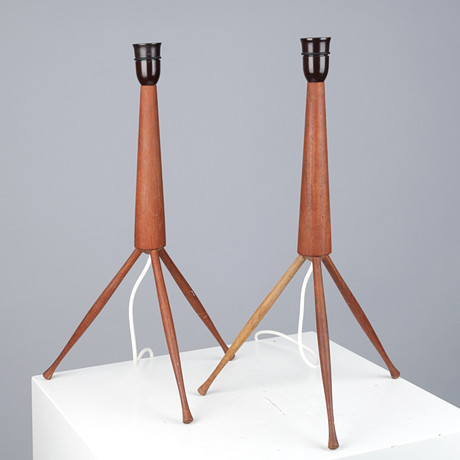 A pair of three-legged teak table lamps, Denmark, circa 1960s (2 ...