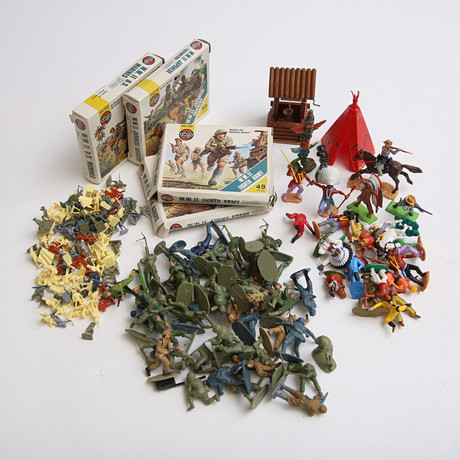 SOLDIERS, INDIANS and COWBOYS, plastic toys, including 4 cardboard ...