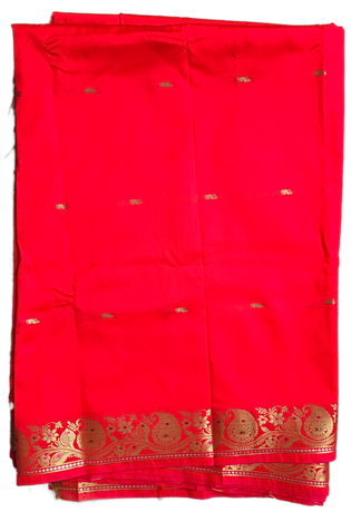 SILK FOOTAGE WITH LAMÉ BORDER. Carpets & Textiles - Textiles - Auctionet