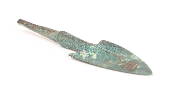 AN ANCIENT BRONZE ARROW HEAD, CIRCA 900 BC. Weapons & Militaria - Edged ...