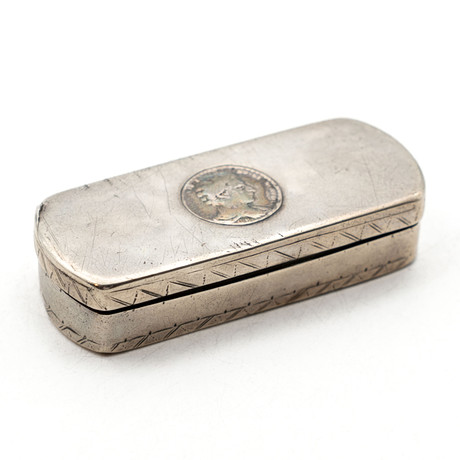SNUSDOSA. Silver med infällt mynt 1800-tal. Silver & Metall - Silver ...