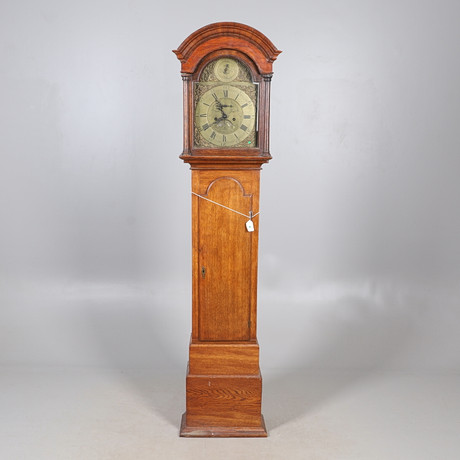 A LONGCASE CLOCK. Clocks & Watches - Longcase clocks - Auctionet