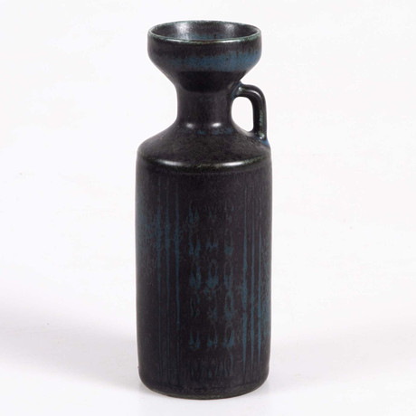 GUNNAR NYLUND. Eine Steinzeugvase, Rörstrand, signiert GN, NSB. 20. Jahrhundert. Keramik ...