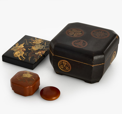 Four wooden and lacquered boxes/boxes, Japan, decorated with flowers ...