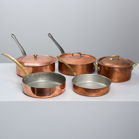 KETTLE & TRACTOR PANS, 5 pieces, fl. a. Havard and Tagus Chef, France ...