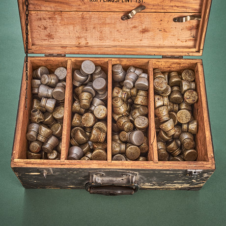 GREASE BOXES, approx. 250 pcs, for gun grease, tin. Weapons & Militaria ...