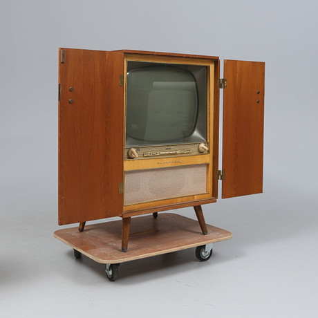 TV-KALUSTEET, Blaupunkt typ 7561, lehtipuu, 1900-luvun puoliväli. Muut ...