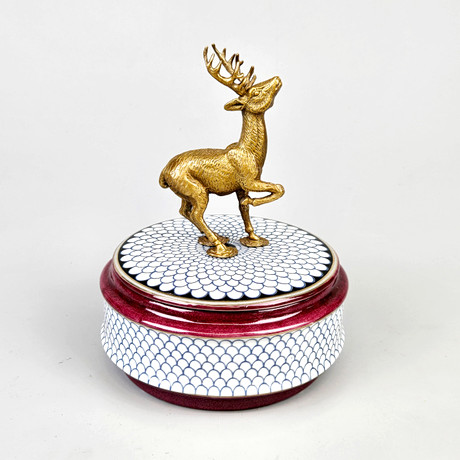BRASS STAG TOPPED BOX. Ceramics & Porcelain - European - Auctionet