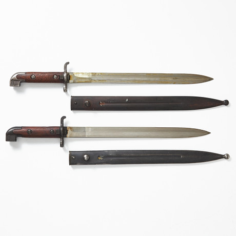 A pair of bayonets, Swedish, m/1914, Eskilstuna Jernfabrik, with tubs ...