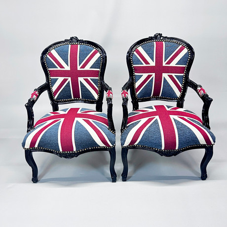 PAIR OF UNION JACK CHAIRS. Furniture - Armchairs & Chairs - Auctionet
