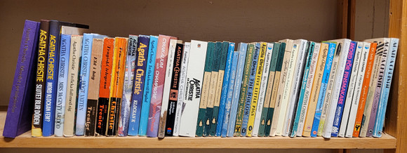Deckare. Agatha Christie. 46 vol. Böcker, Kartor & Handskrifter ...
