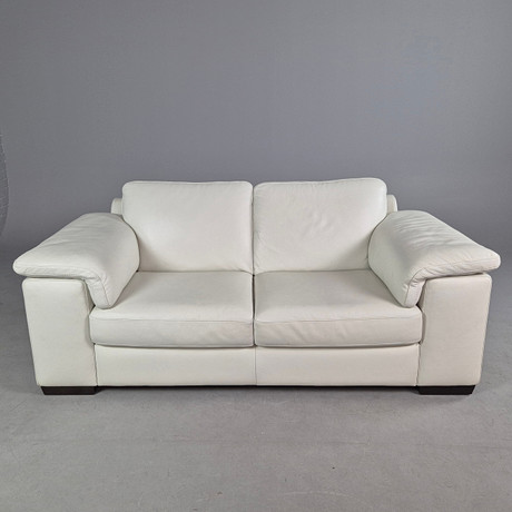 NATUZZI WHITE LEATHER SOFA. Furniture - Sofas & seatings - Auctionet