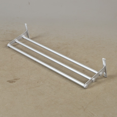 HATTHYLLA, lättmetall, Essem design, 2000-tal. Möbler - Övrigt - Auctionet